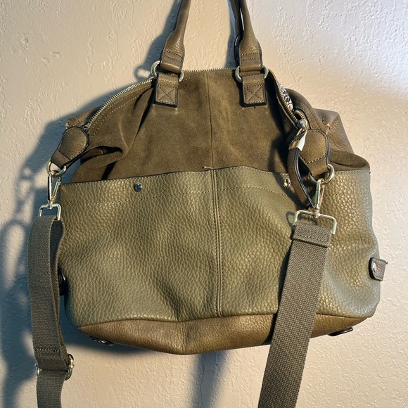 Moda Luxe | Bags | Moda Luxe Green And Tan Tote Shoulder Bag Adjustable ...